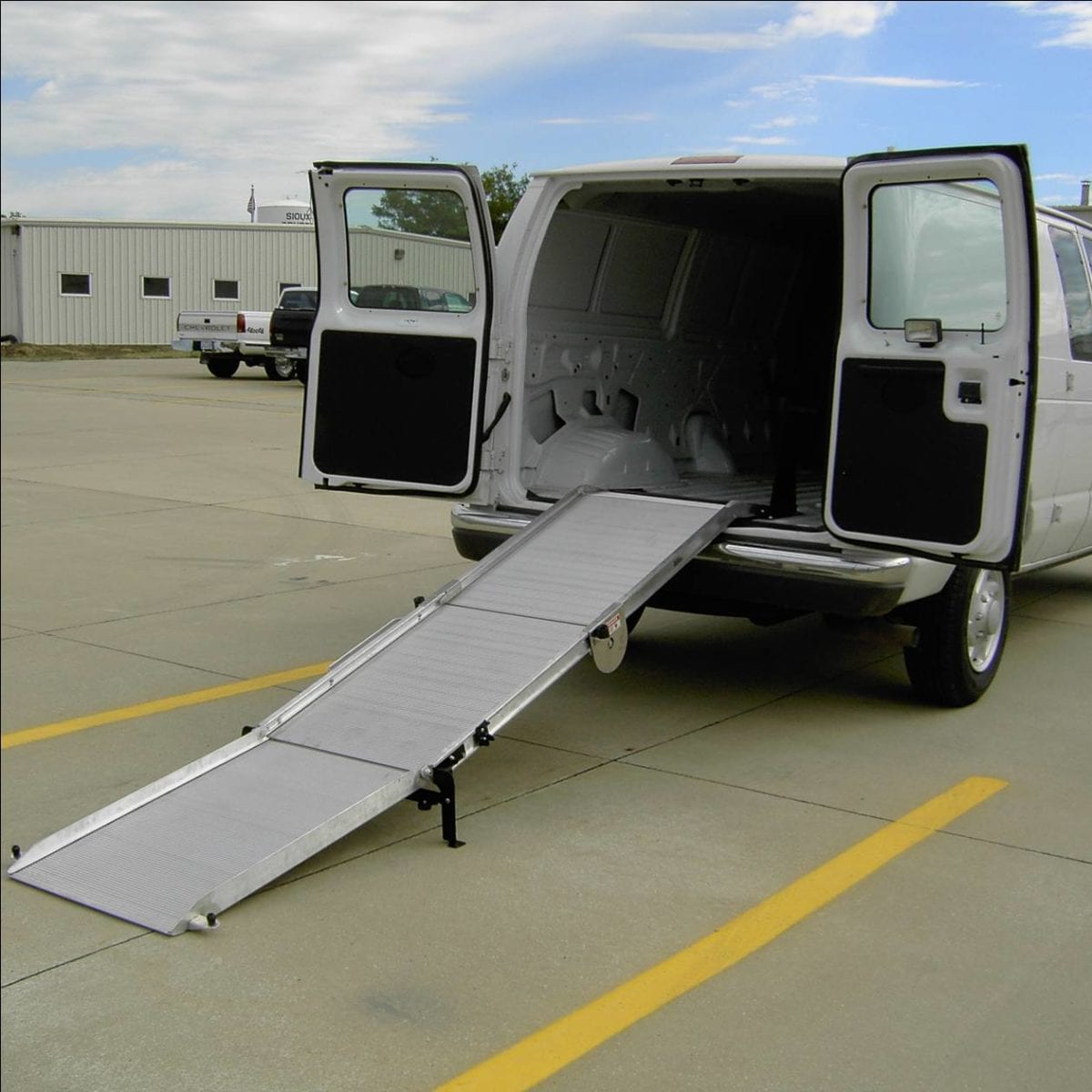 Flat Mount Tri-Fold Ramp | U.S. Upfitters